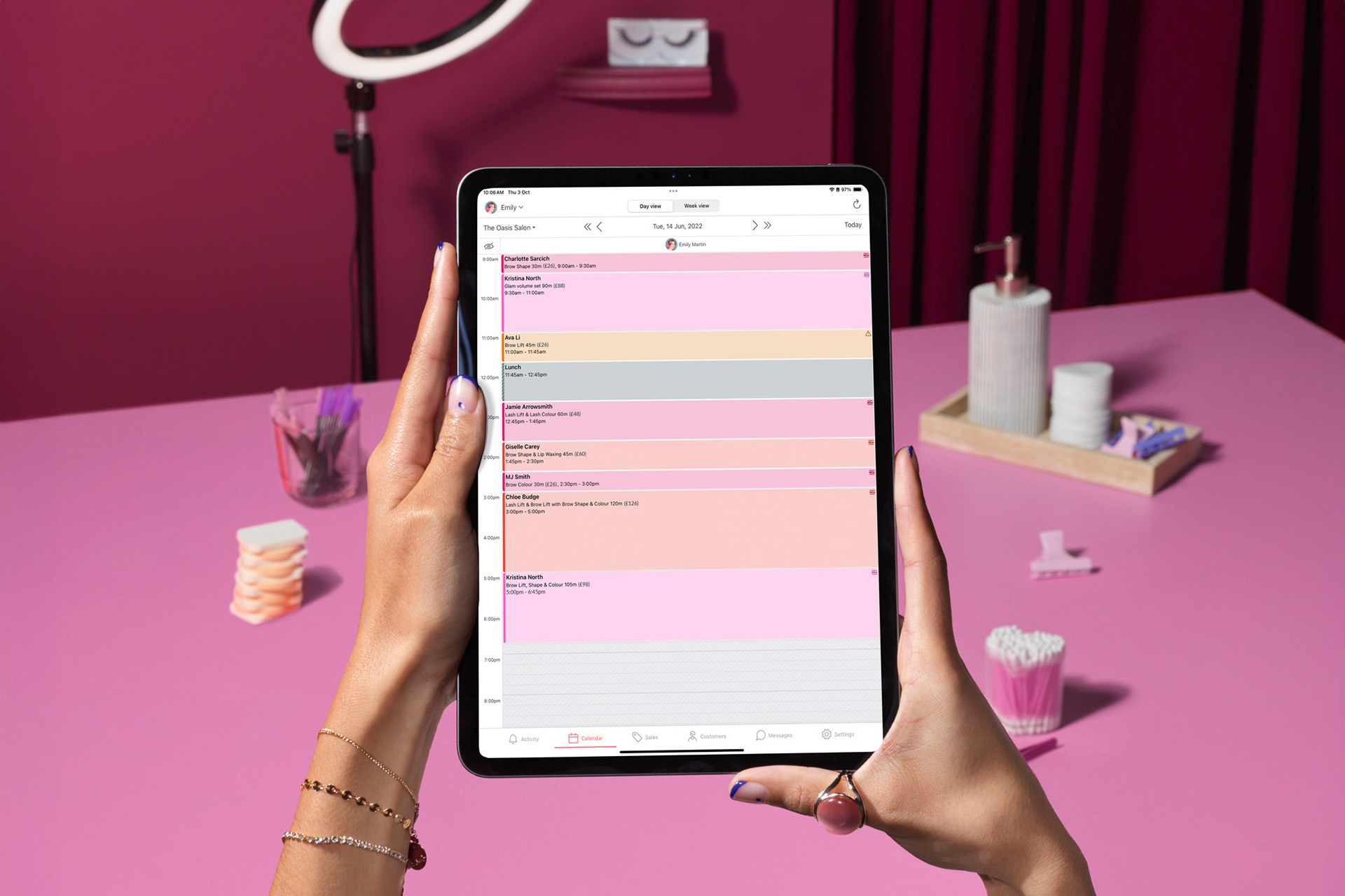 Beauty salon software to help you look amazing | Timely